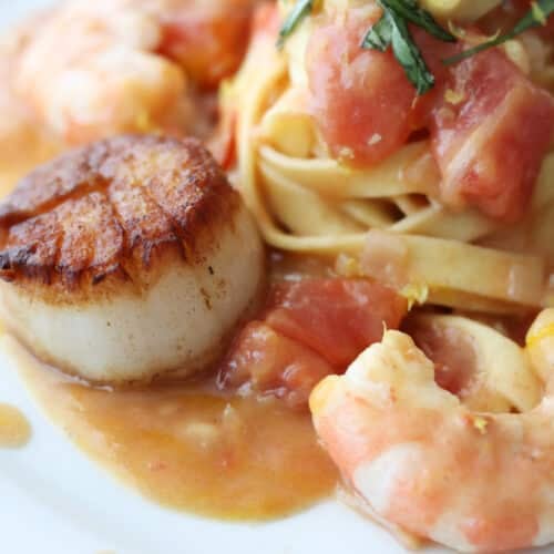 How to Make Shrimp and Scallop Pasta Easy - Lakeside Table